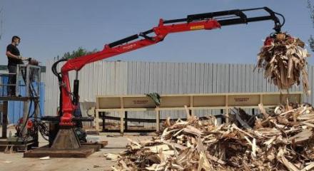 Timber Trailers,Forestry Trailer with crane,Log Cranes & Grapple ...
